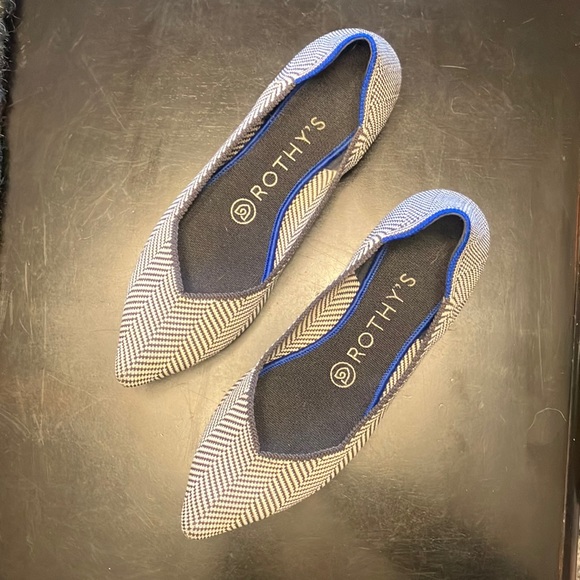 Rothy's | Shoes | Rare Rothys Pointed Toe Grey And White Chevron ...
